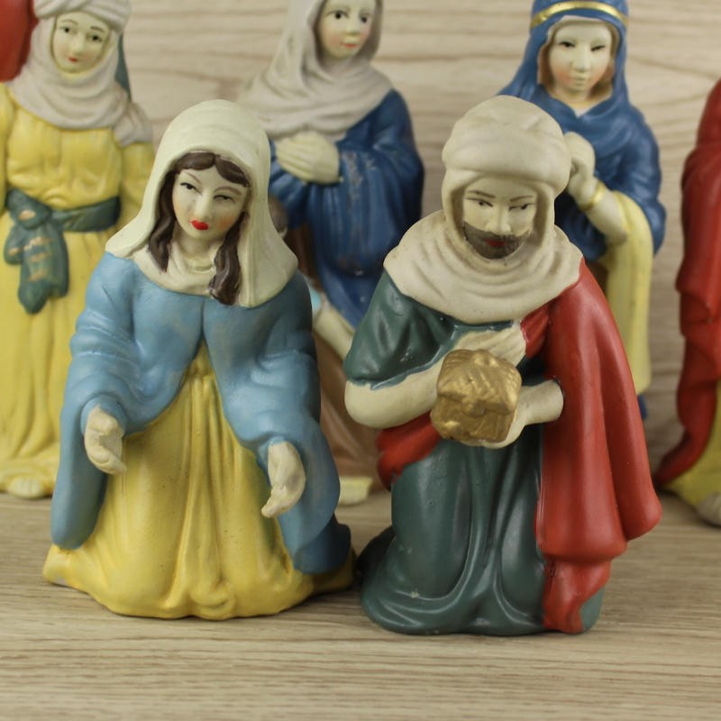 Lot de 6 santons de crèche